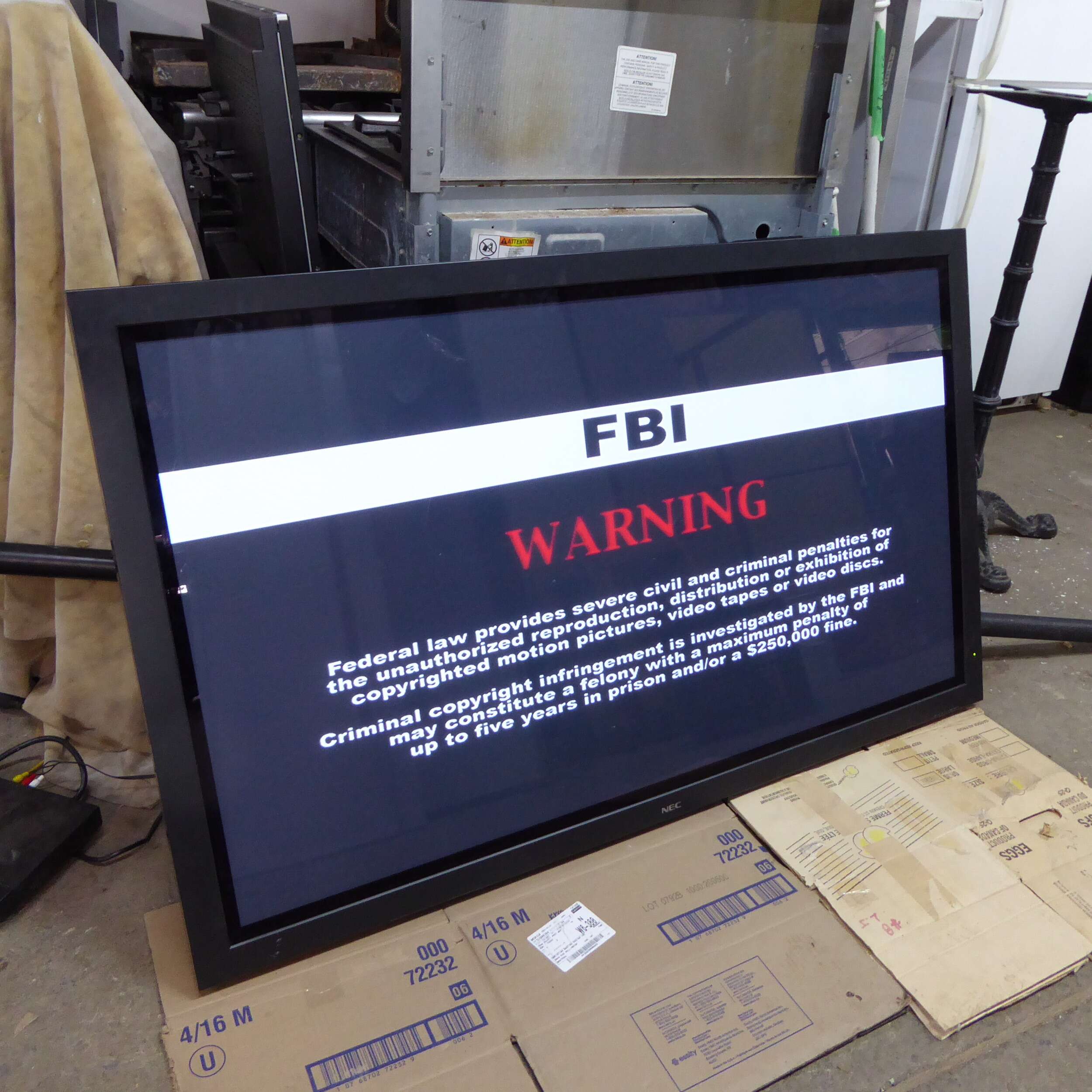 Téléviseur TV 60" NEC plasmasync 60XP10 - RECYBORG