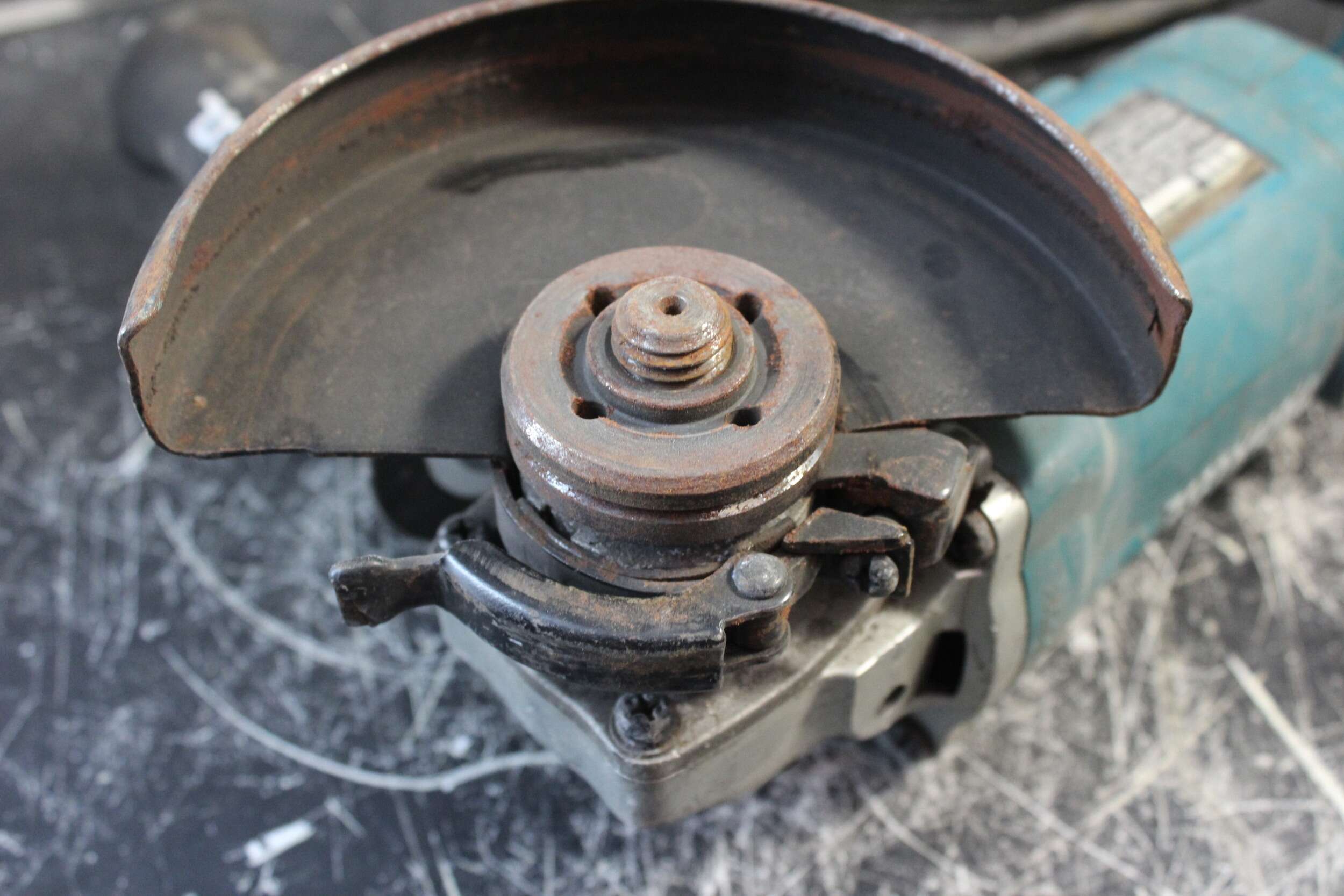 Meuleuse d'angle MAKITA modèle GA5020 5'' avec clé - RECYBORG