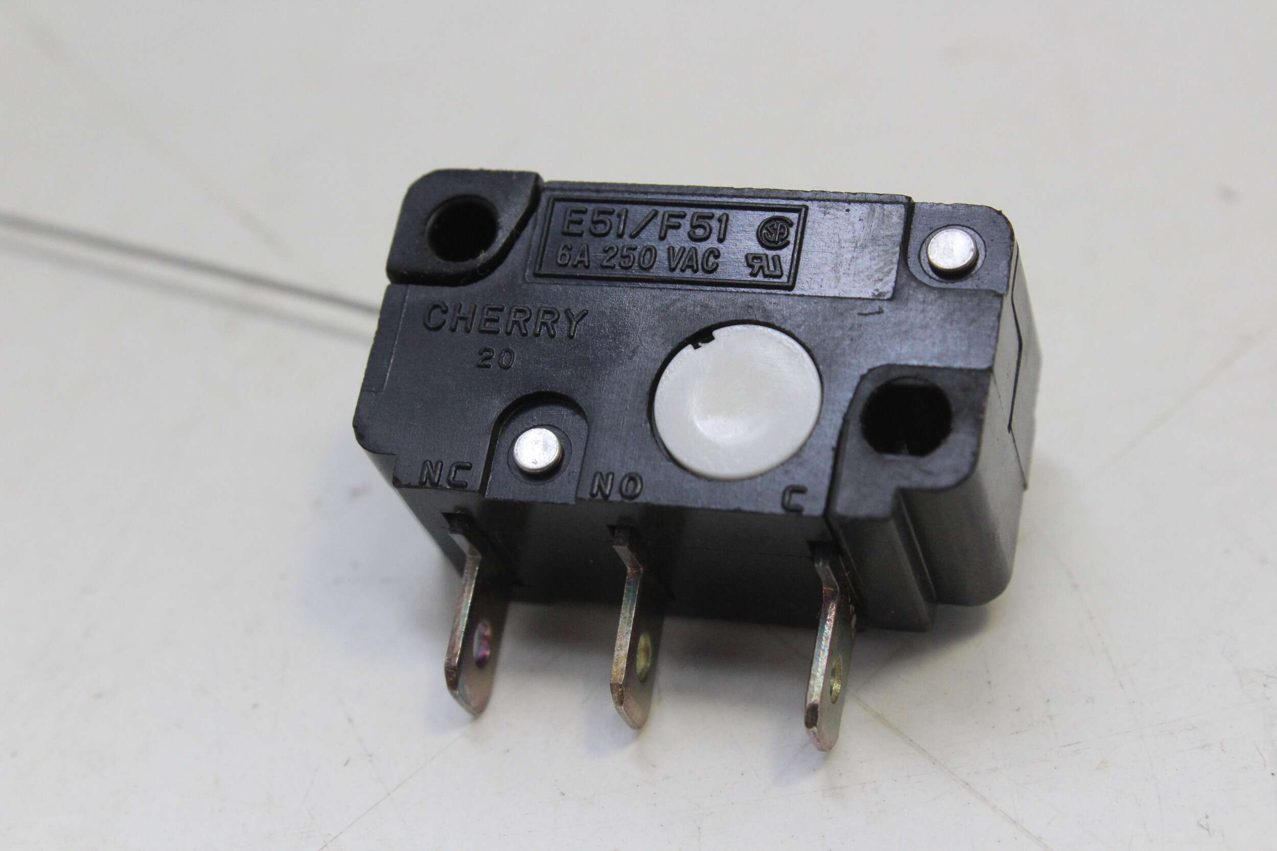 Cherry Switch E51/F51, Includes Actuator, 6A, 125/250 VAC - RECYBORG