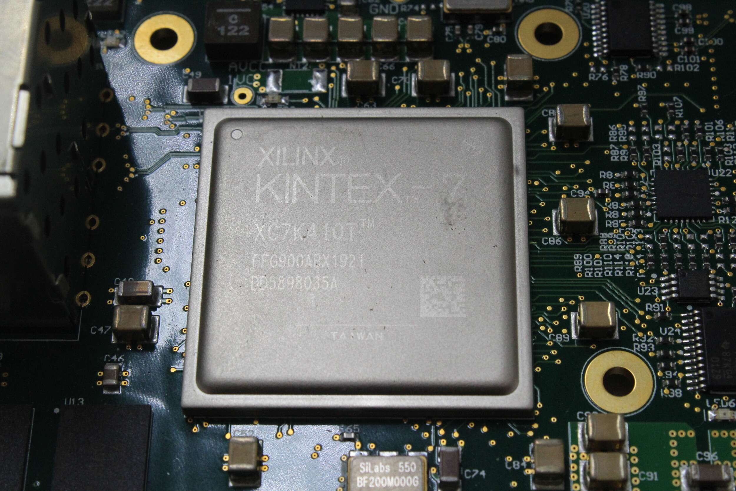 Used XILINX Kintex-7 XC7K410T On-board FPGA Gold Scrap Recovery - RECYBORG
