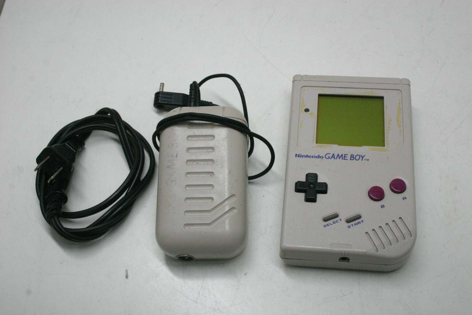 Gameboy + battery pack original NON-FONCTIONNEL - RECYBORG