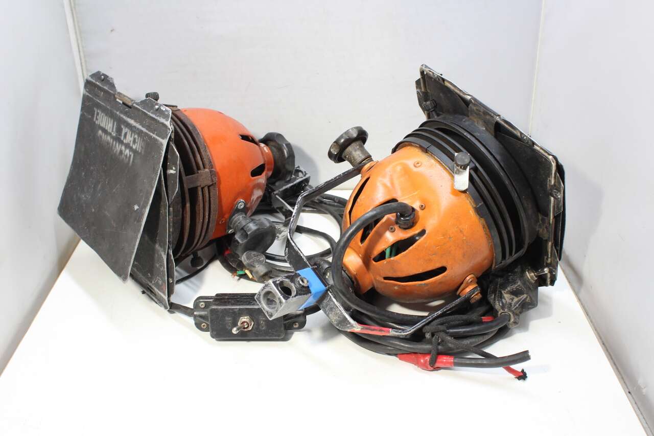 Lot de 2 lumières spot Cosmobeam 1000W - Vintage NON-TESTÉ - RECYBORG