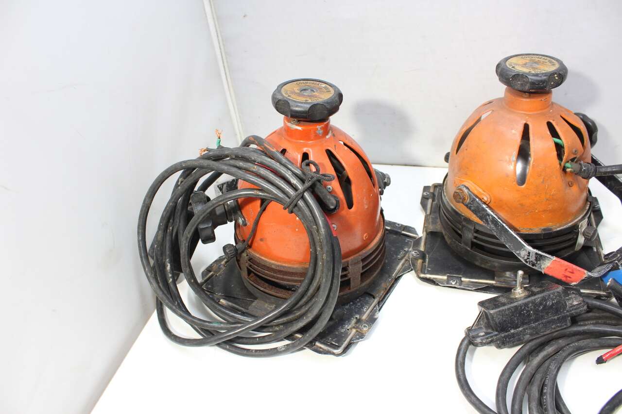 Lot de 2 lumières spot Cosmobeam 1000W - Vintage NON-TESTÉ - RECYBORG