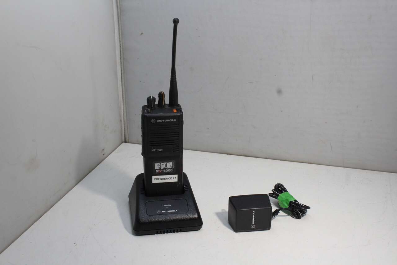 Motorola HT1000 Handie-Talkie FM Radio H01RDC9AA1DN UHF 2 Channel ...
