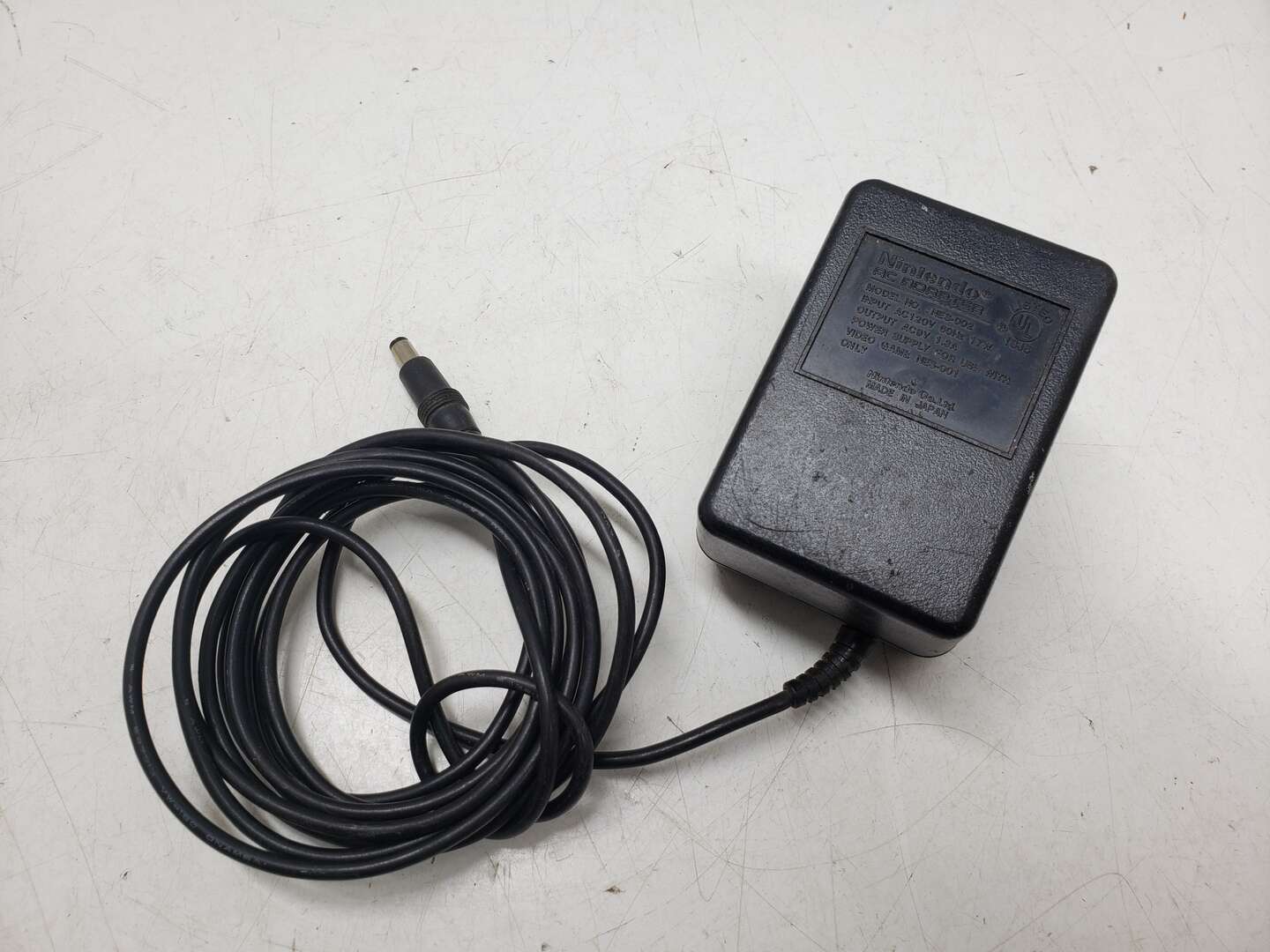 Nintendo AC adapter - power supply NES-002 9V 1.3a - Genuine - RECYBORG